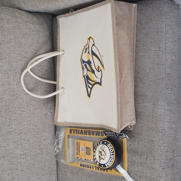 NHL | Other | Nashville Predators Bag Pin And License Plate Holder ...